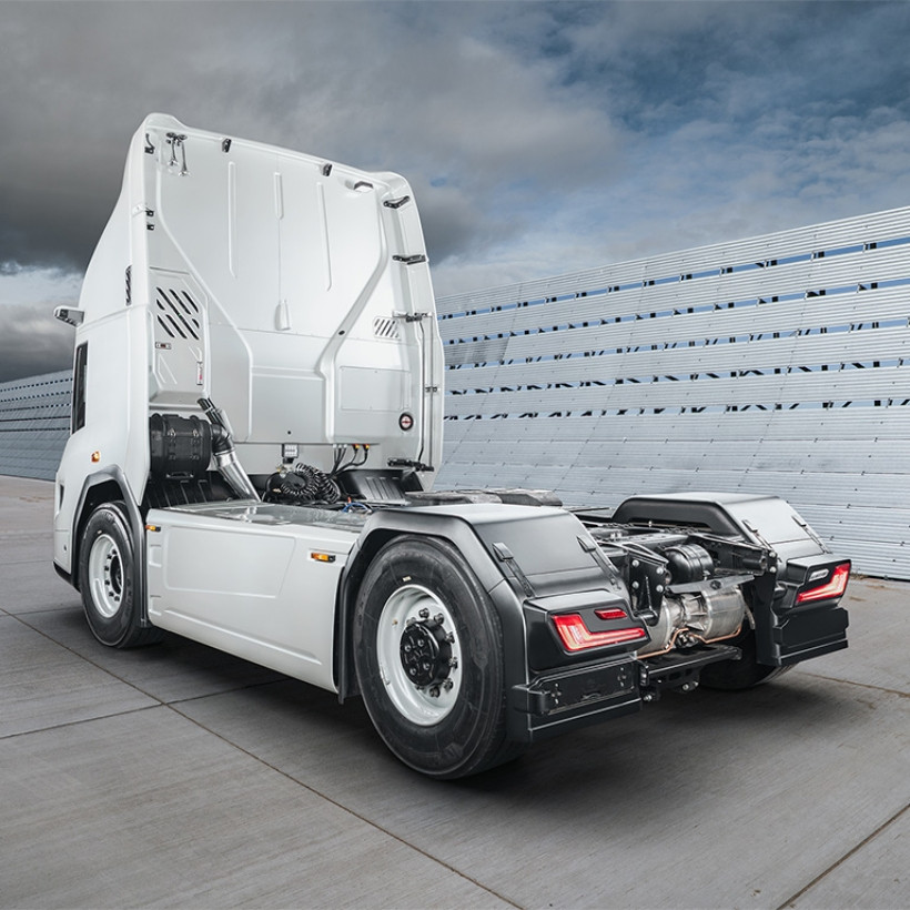 Перспективный MAZ-X уже ездит по дорогам страны