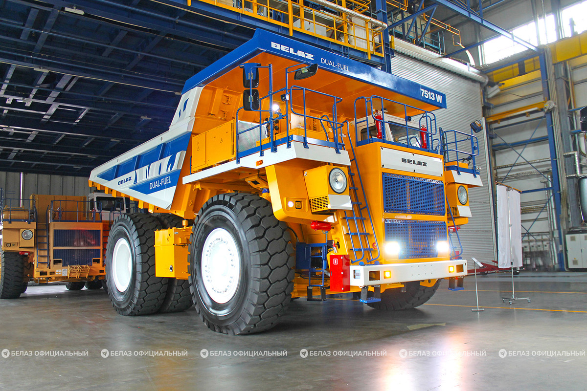 БЕЛАЗ представил новый газодизельный самосвал грузоподъемностью 130 тонн