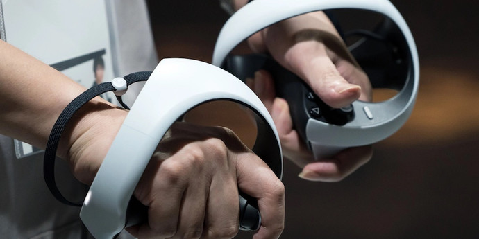 Vision Pro будет поддерживать контроллеры от PS VR2